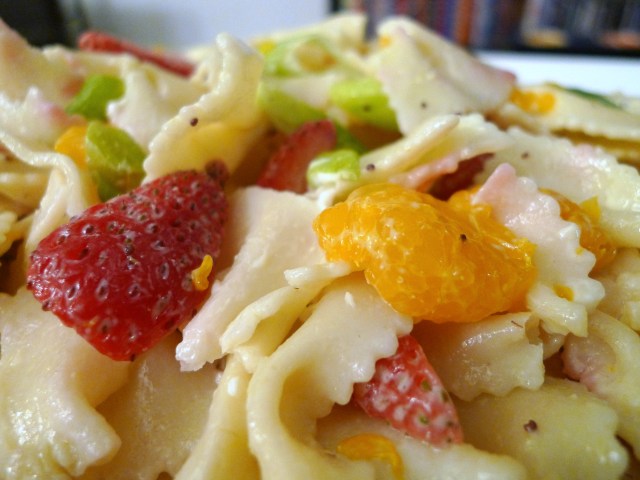Strawberry Orange Pasta Salad | food comas