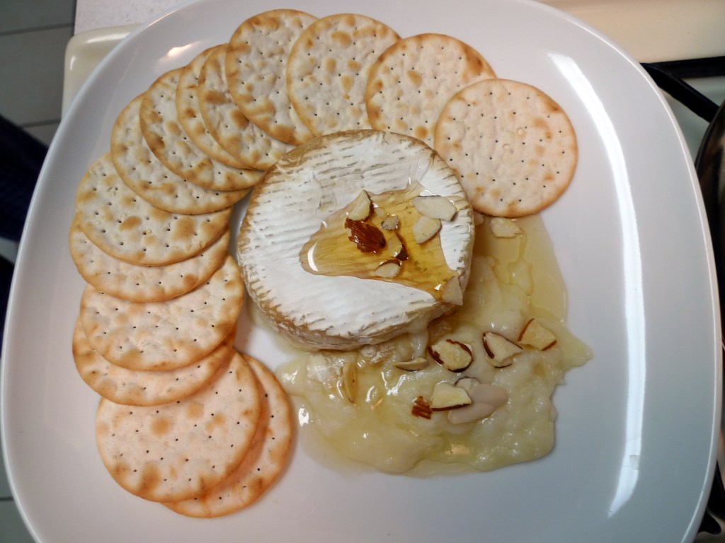 Baked Goat Brie with Honey and Almonds | food comas